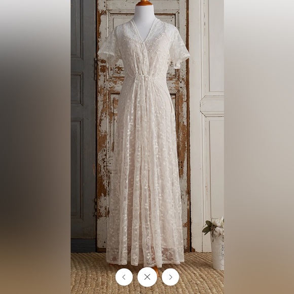 elestory | Dresses | Elestory Enchanted Lace Maxi Dress Nwt No Slip ...